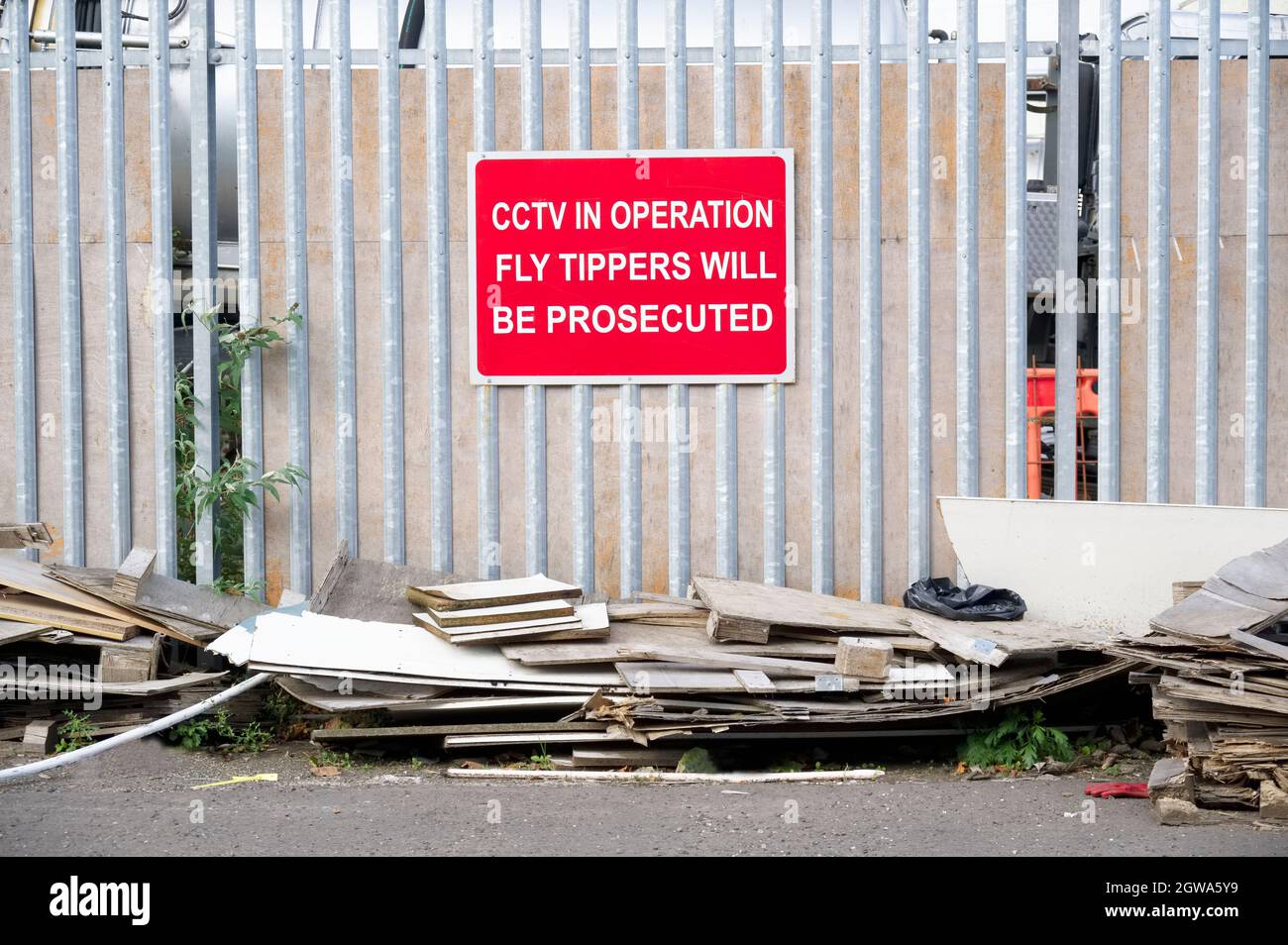 No fly tipping signage hi-res stock photography and images - Alamy