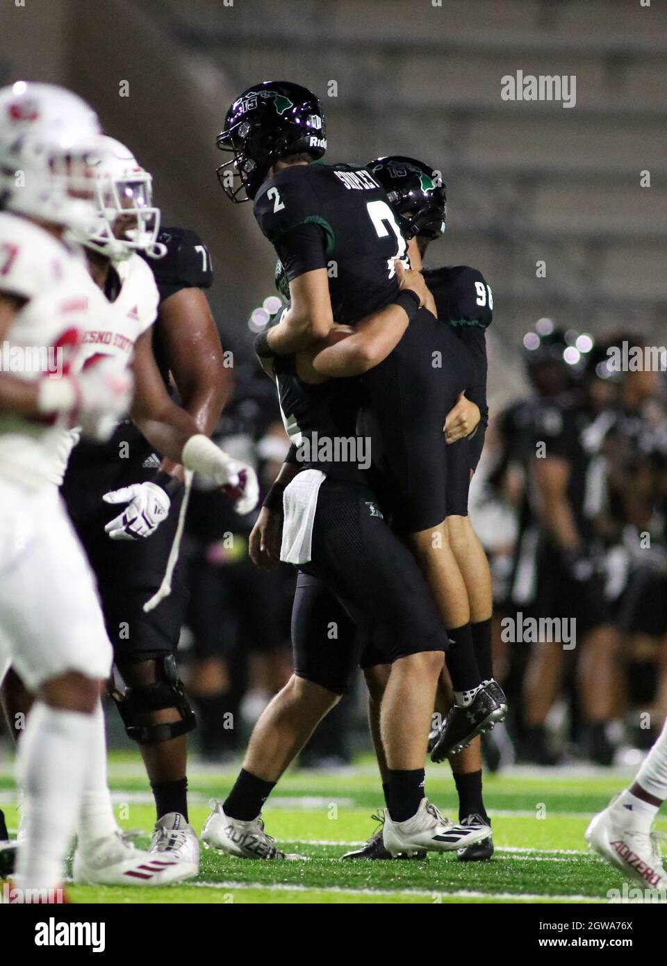 October 2, 2021 - Hawaii Rainbow Warriors place kicker Matthew Shipley ...