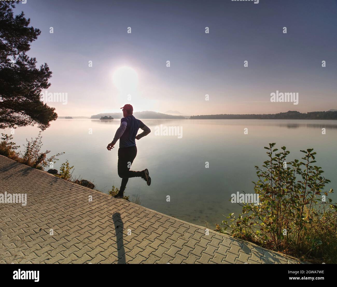 One leg forward pose hi-res stock photography and images - Alamy