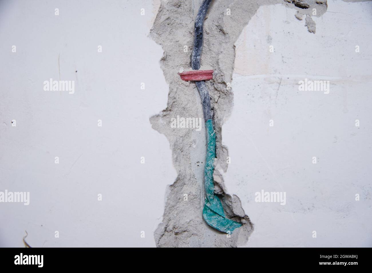 Broken electrical cables hi-res stock photography and images - Alamy