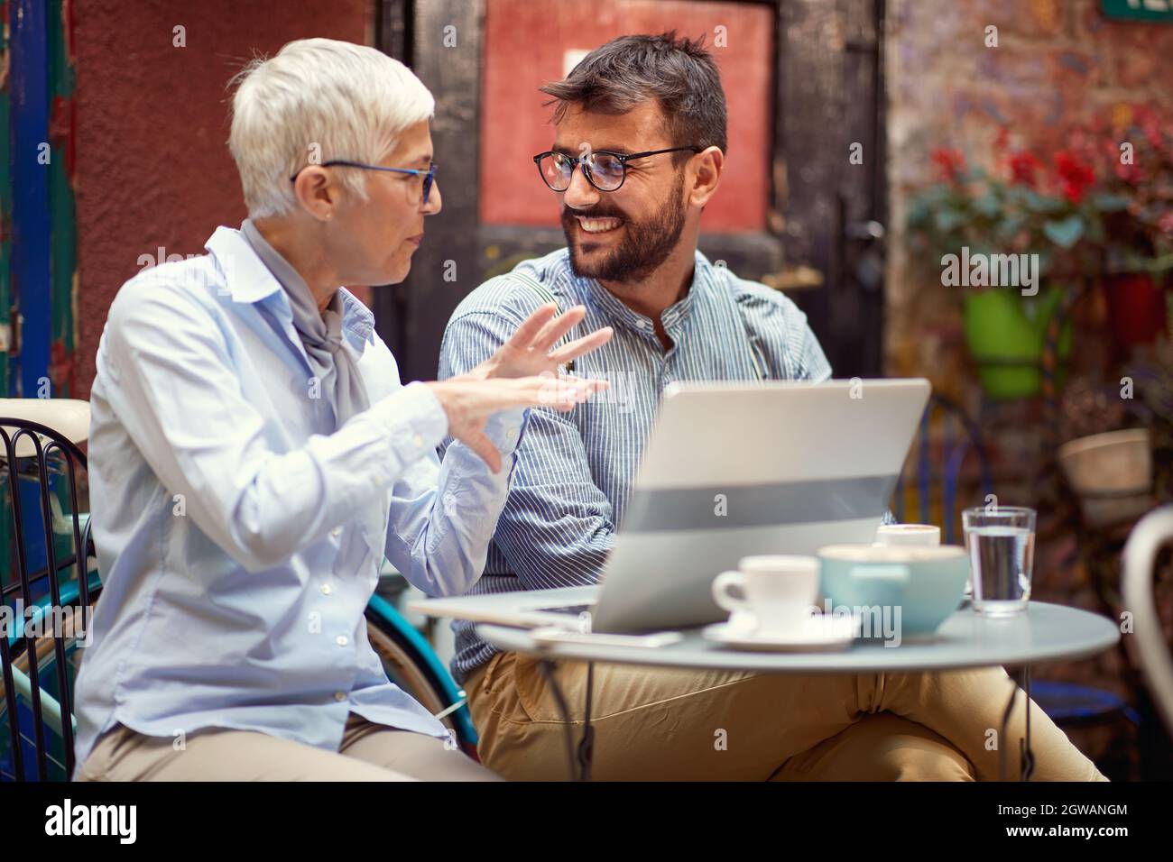 Friends adult hi-res stock photography and images - Alamy