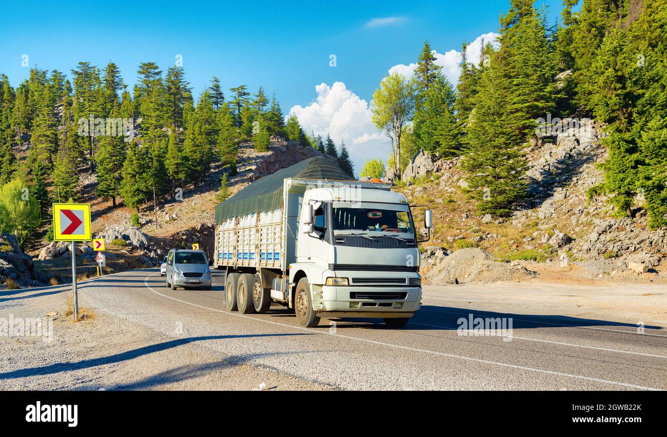 Paved expressway in the mountains of Turkey Stock Photo - Alamy
