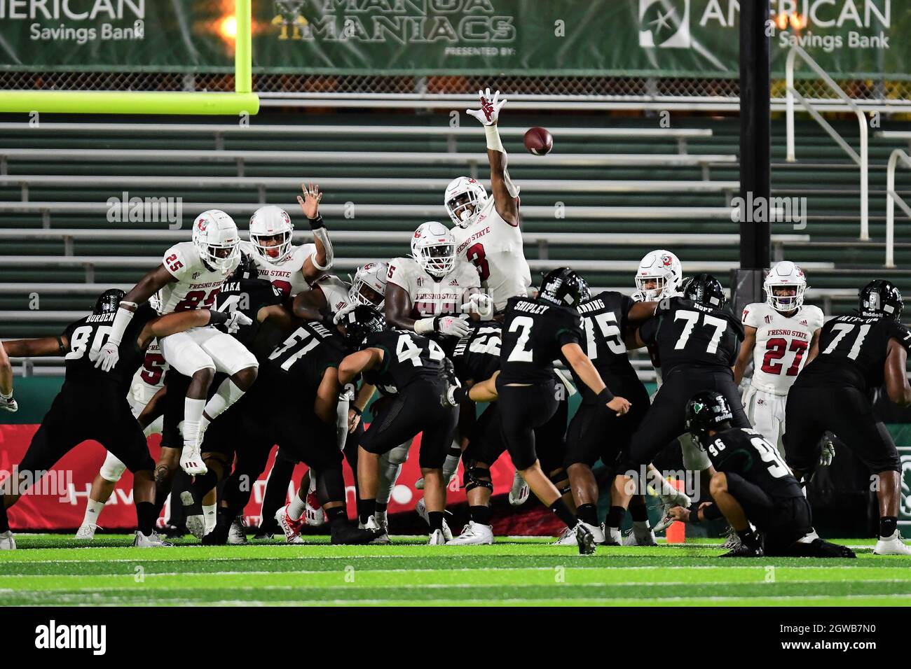 Honolulu, Hawaii, USA. 2nd Oct, 2021. Hawaii Warriors place kicker ...