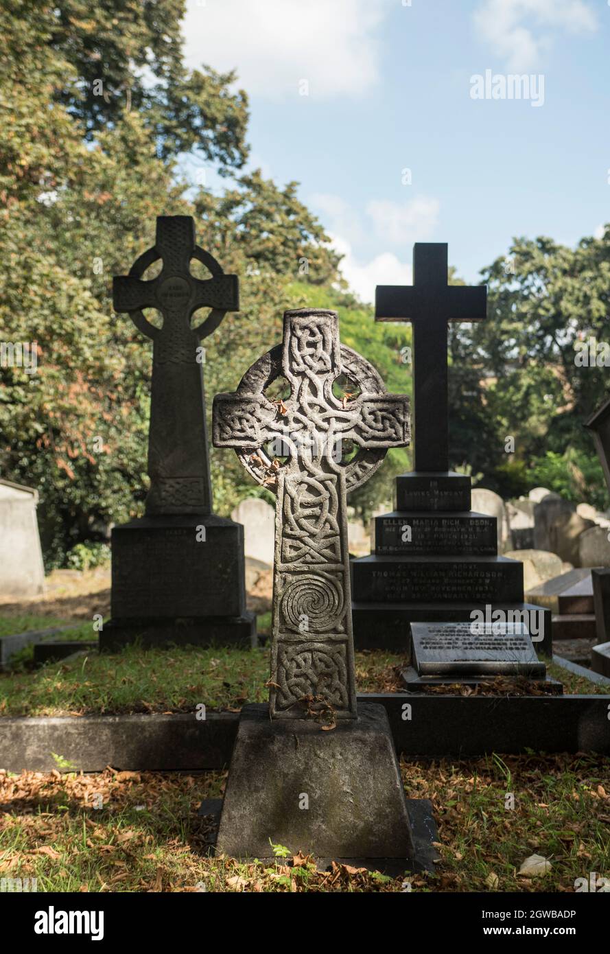 Victorian Tombstones High Resolution Stock Photography and Images - Alamy