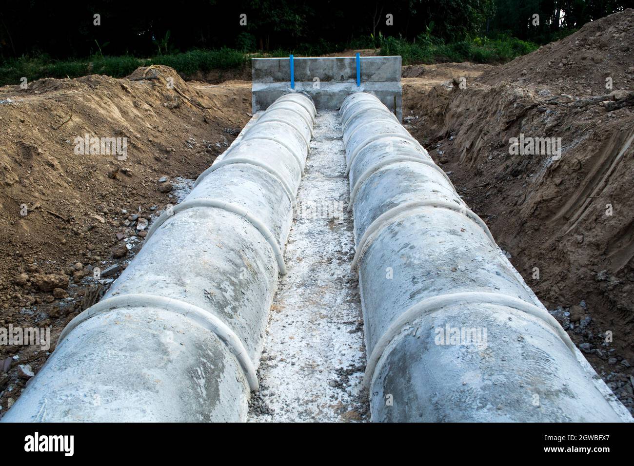 Driveway drainage hi-res stock photography and images - Alamy