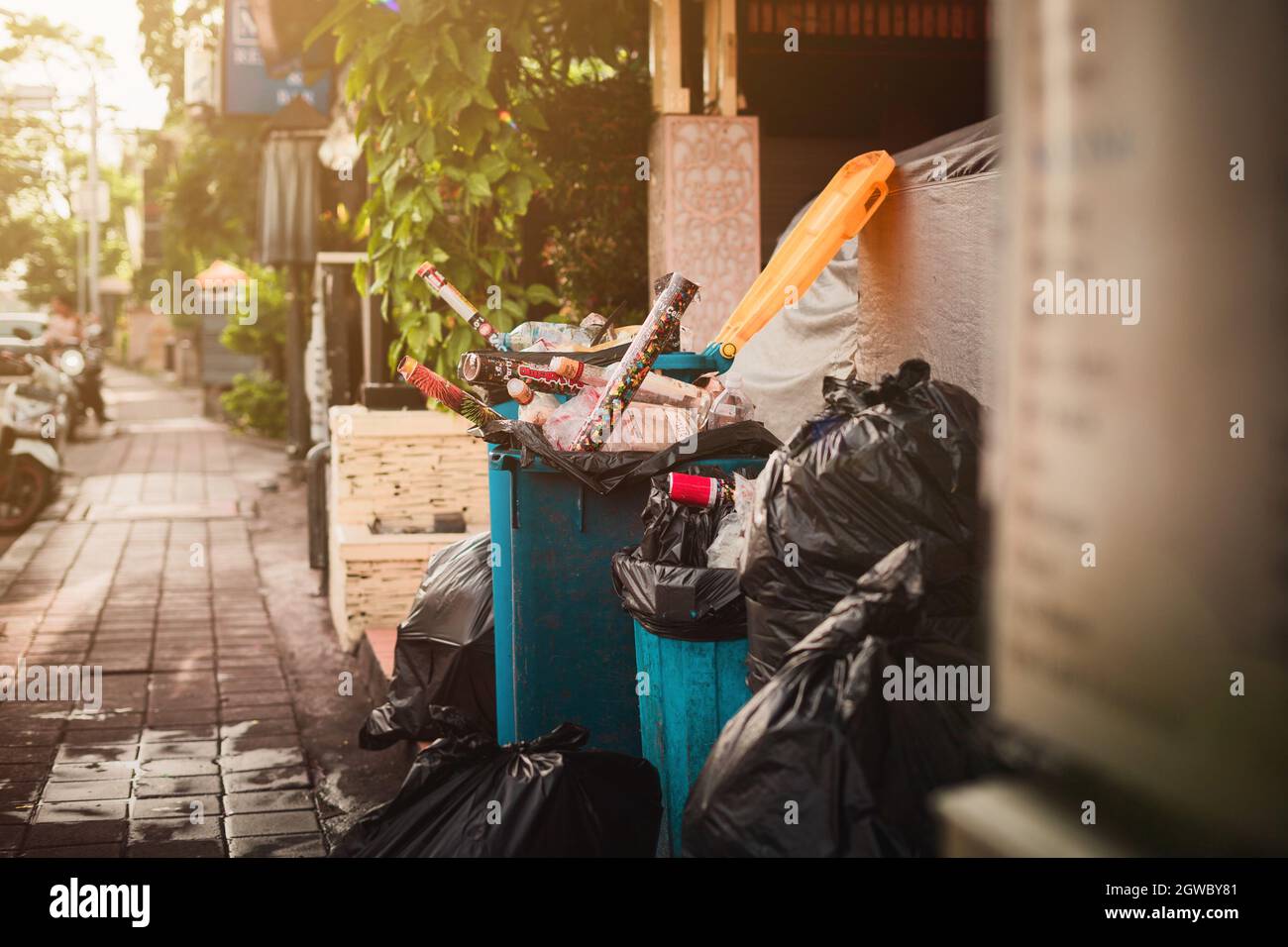 Party garbage hi-res stock photography and images - Alamy