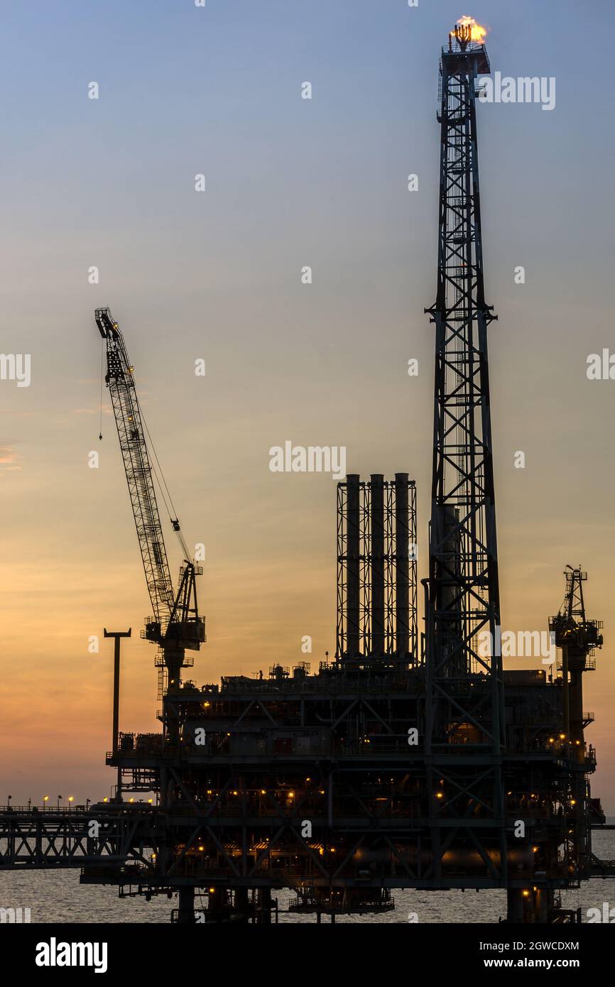Offshore Oil Rig Crane High Resolution Stock Photography and Images - Alamy