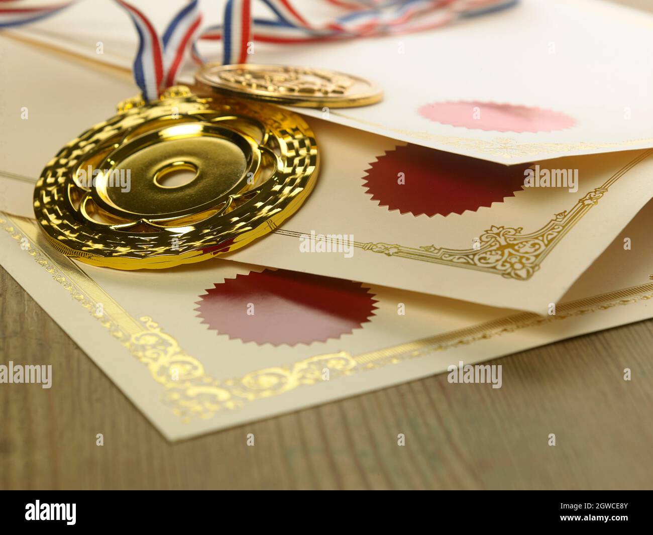 Gold graduation diploma design hi-res stock photography and images - Alamy