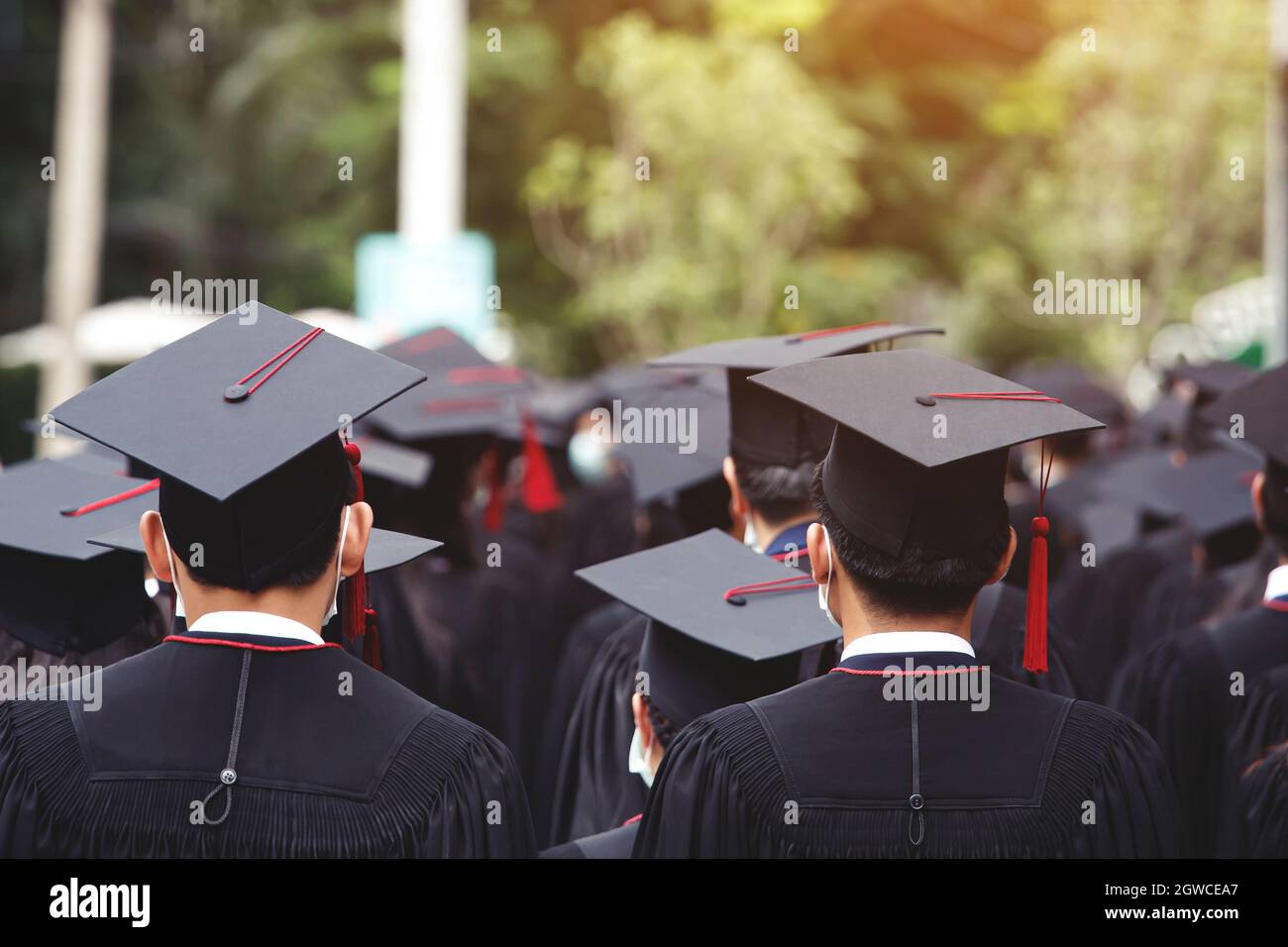 Graduation ceremony handshake hi-res stock photography and images - Alamy