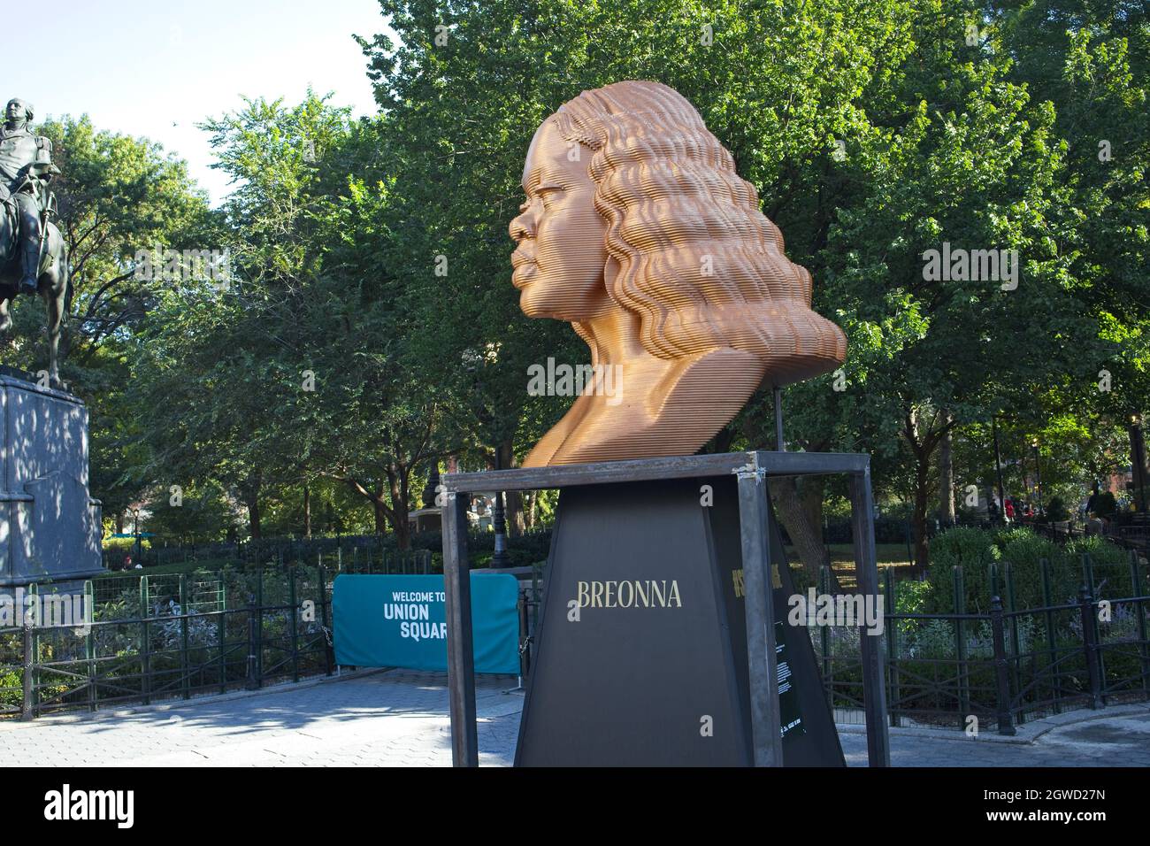 New York, NY, USA - Oct 2, 2021: Bust of Breonna Taylor by artist Chris ...