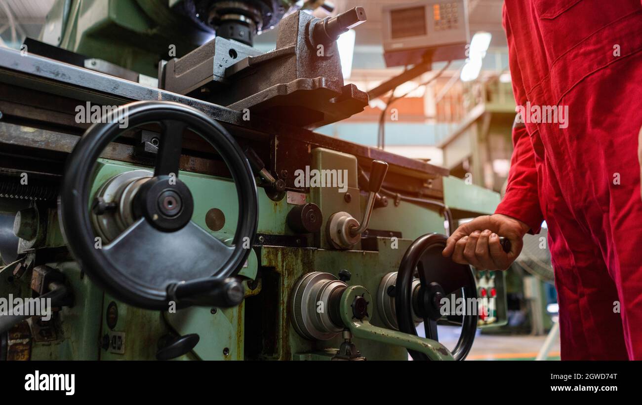 Asian manufacturing hi-res stock photography and images - Alamy