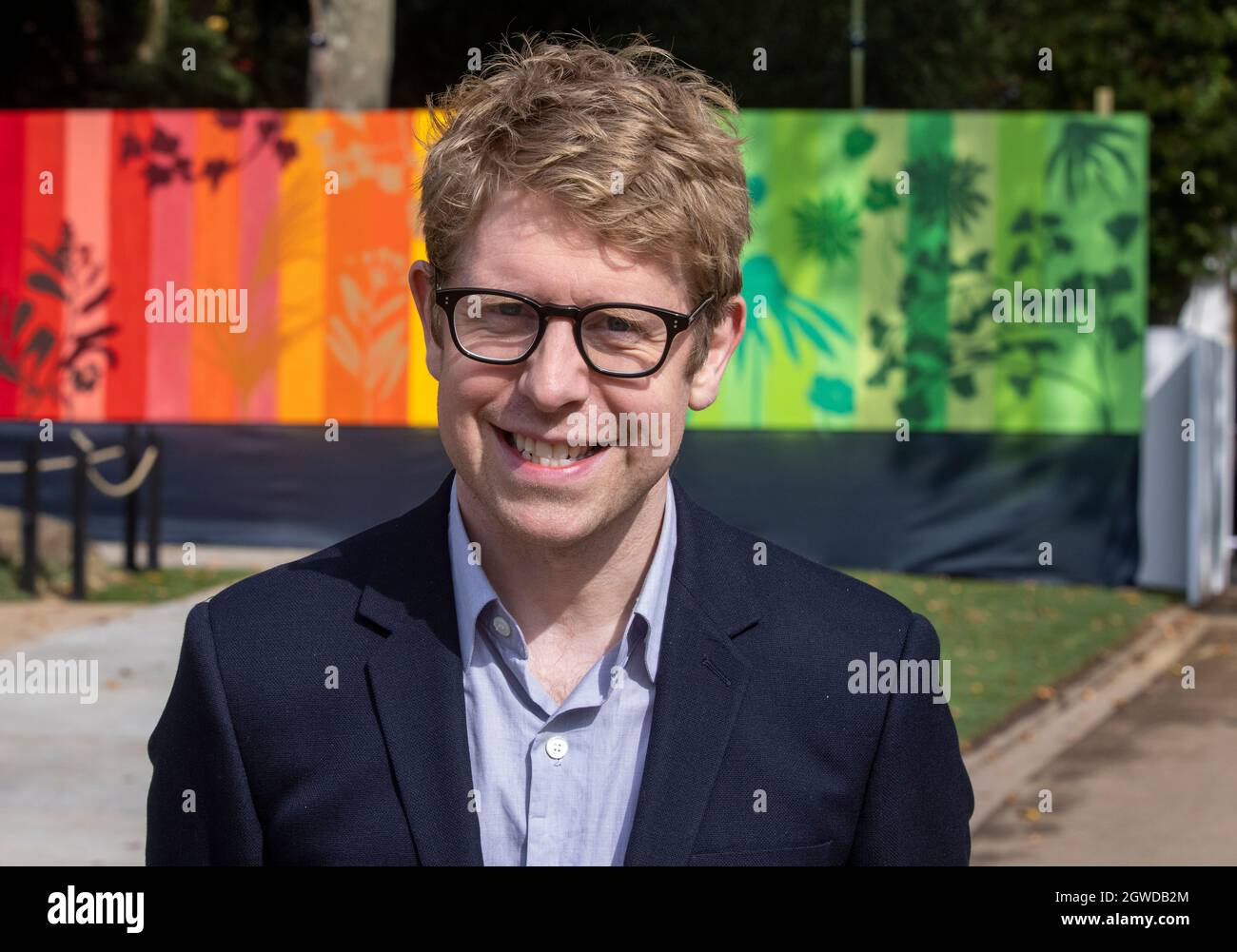 Comedian and presenter josh widdicombe hi-res stock photography and ...