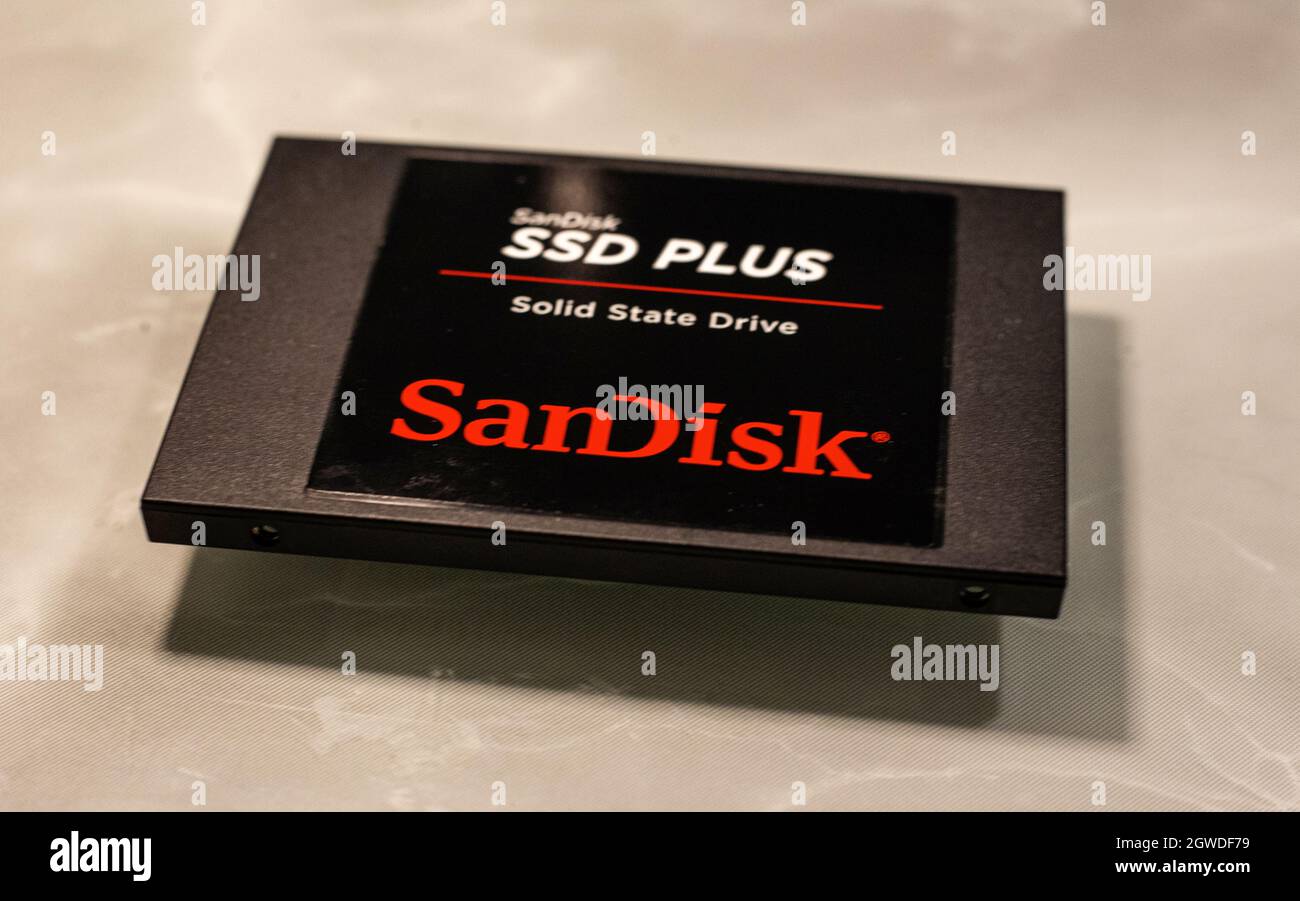 Sandisk SSD hard drive Stock Photo - Alamy