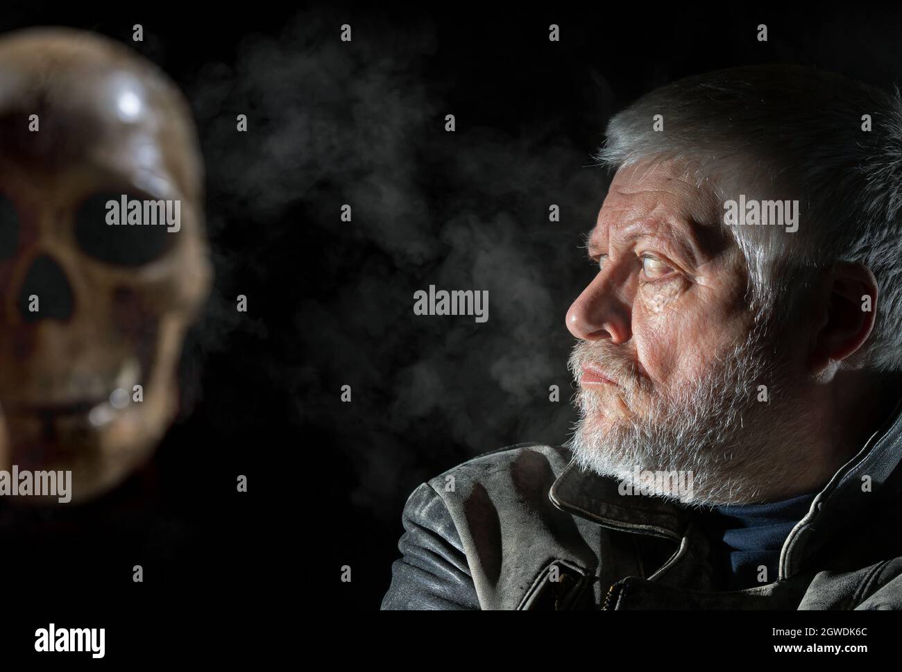 Death of a senior man hi-res stock photography and images - Alamy