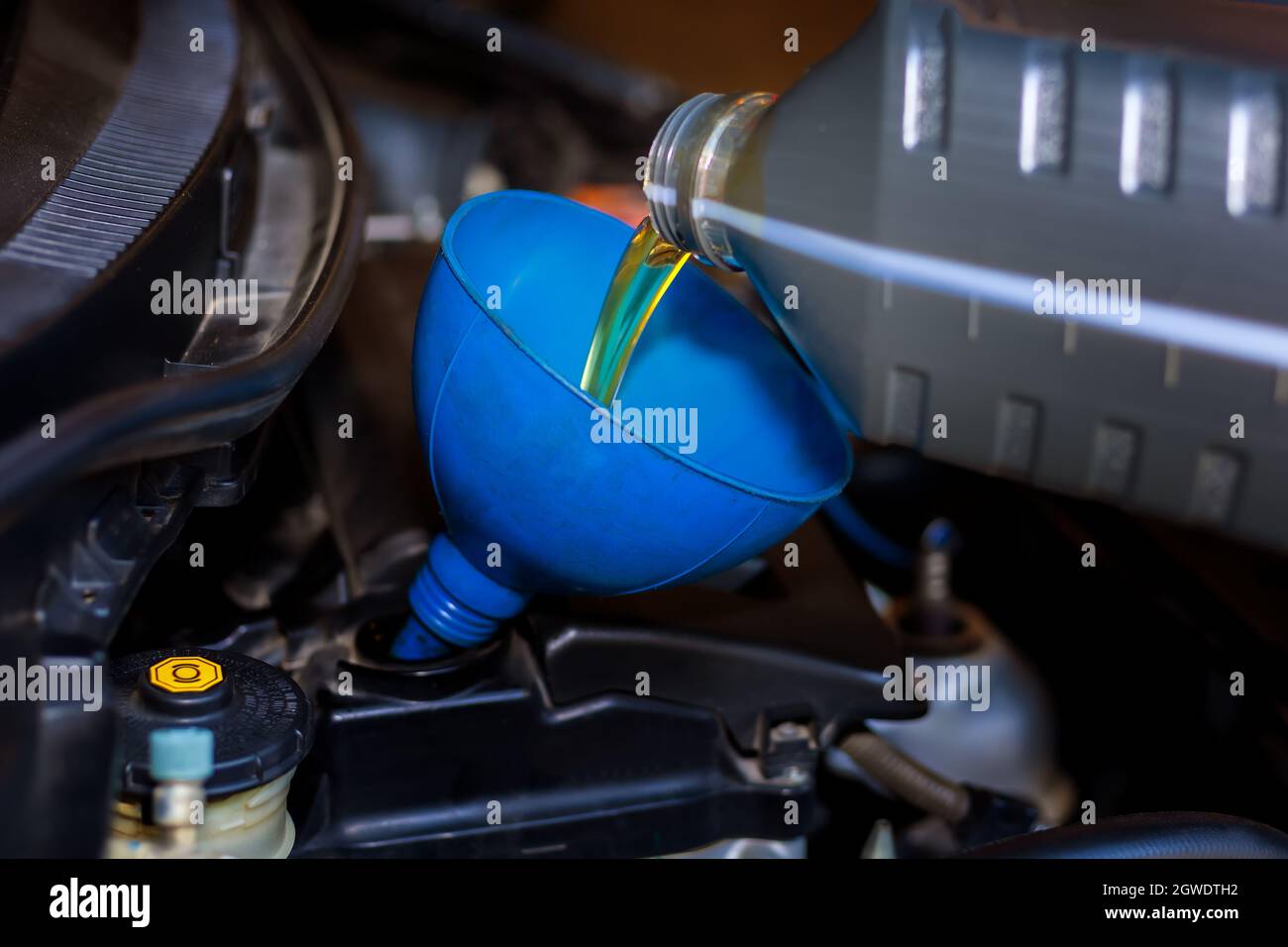 Oil fill hi-res stock photography and images - Alamy