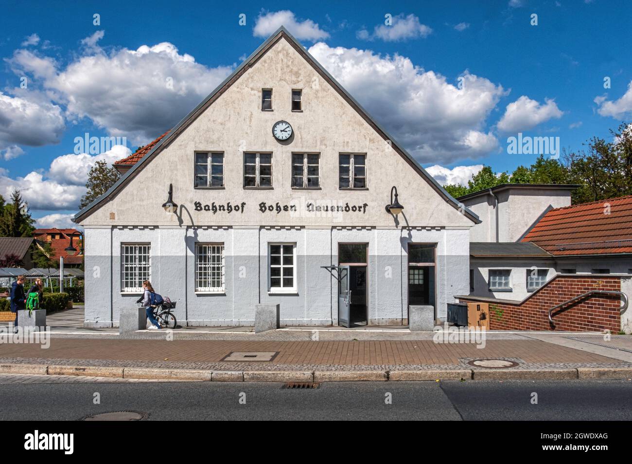 Hohen Nollendorf S-bahn railway Station serves S1 & S8 rail lines of ...
