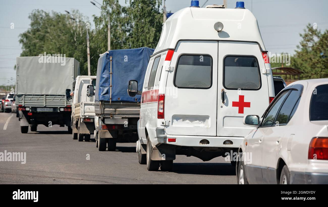 Car accidents ambulance hi-res stock photography and images - Alamy