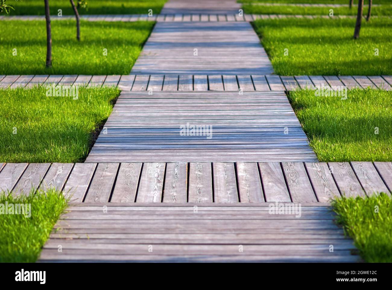 Raised wood sidewalk hi-res stock photography and images - Alamy
