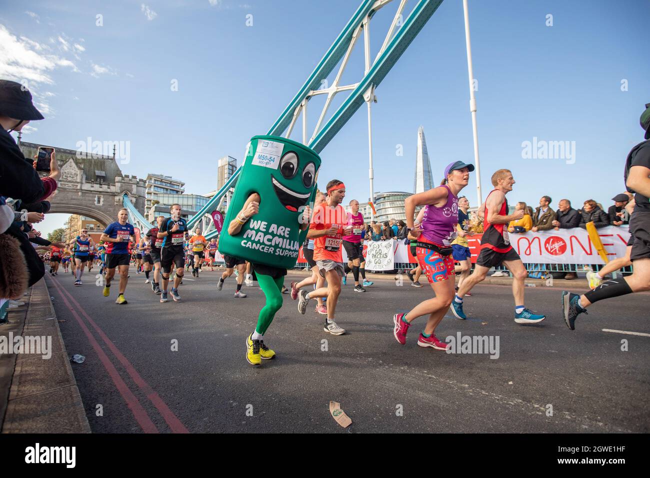 Macmillan cancer hi-res stock photography and images - Alamy