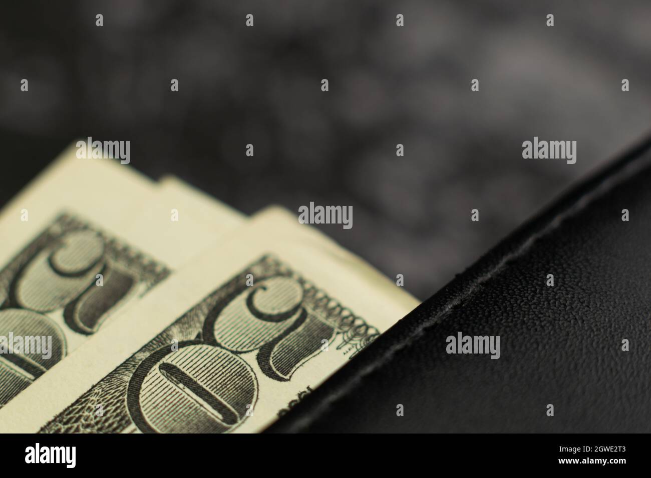 Money out from wallet hi-res stock photography and images - Alamy