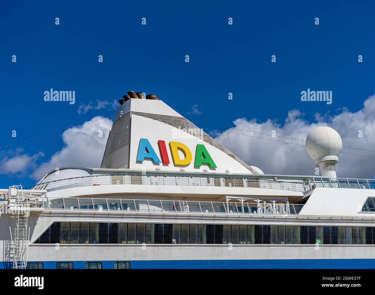 Kreuzfahrtschiff symbol hi-res stock photography and images - Alamy