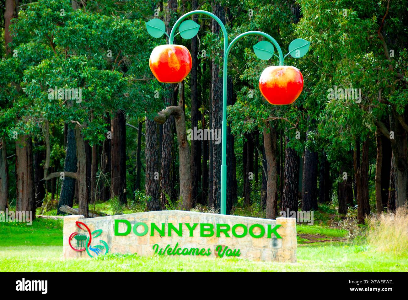 Town of Donnybrook Welcome Sign - Western Australia Stock Photo - Alamy
