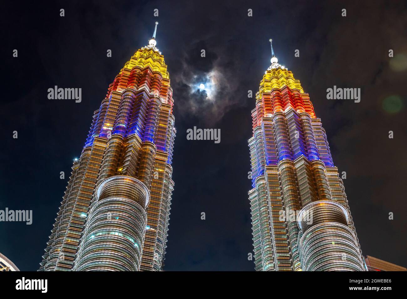 Petronas malaysian flag kuala lumpur hi-res stock photography and ...