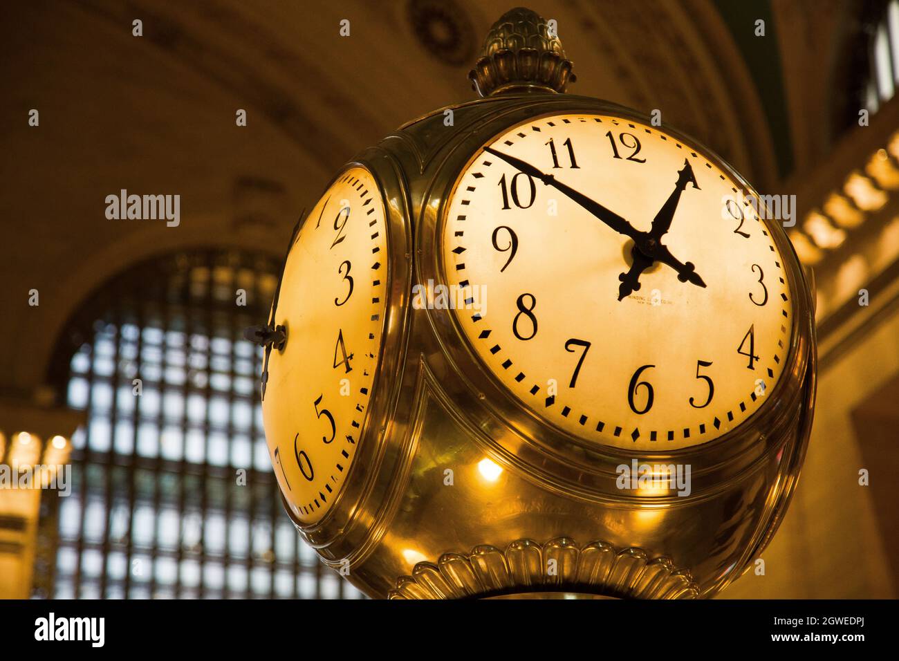 Time square grand angle new york hi-res stock photography and images ...