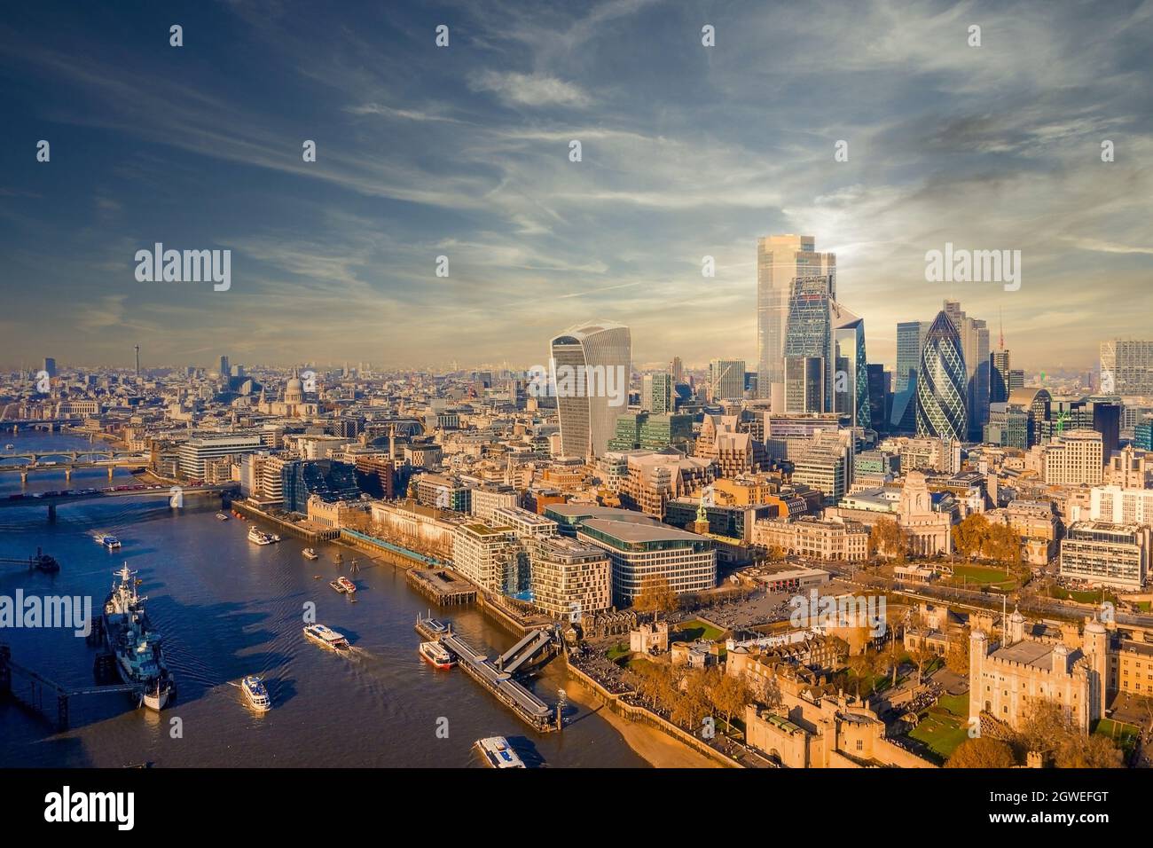 London bright aerial hi-res stock photography and images - Alamy