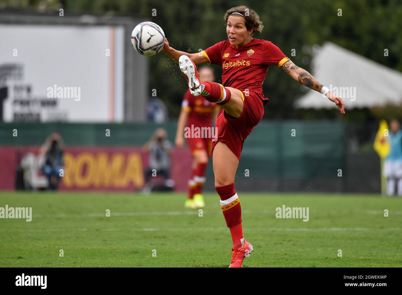 Elena Linari of AS Roma Women in action during the Women Serie A match ...