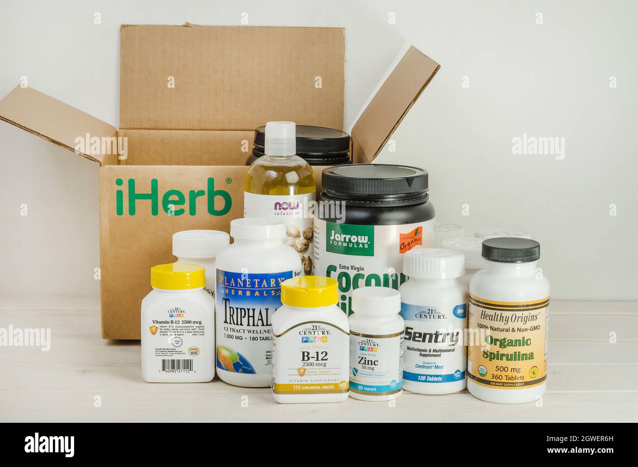 Iherb package hi-res stock photography and images - Alamy