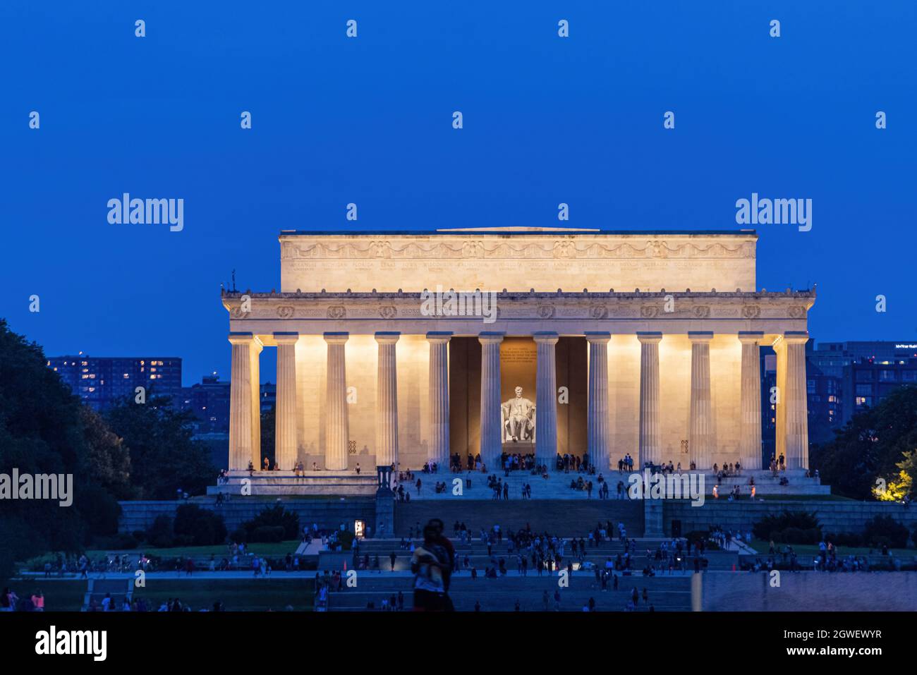 Lincoln memorial with night sky hi-res stock photography and images - Alamy