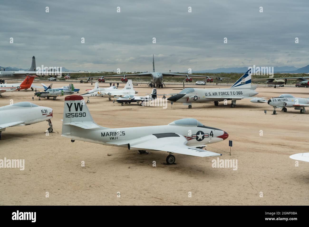 Mcdonnell f2h banshee jet fighter hi-res stock photography and images ...