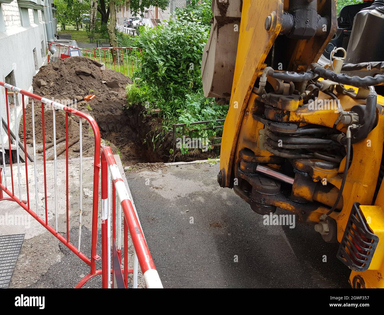 Digger heavy equipment laborer hi-res stock photography and images - Alamy