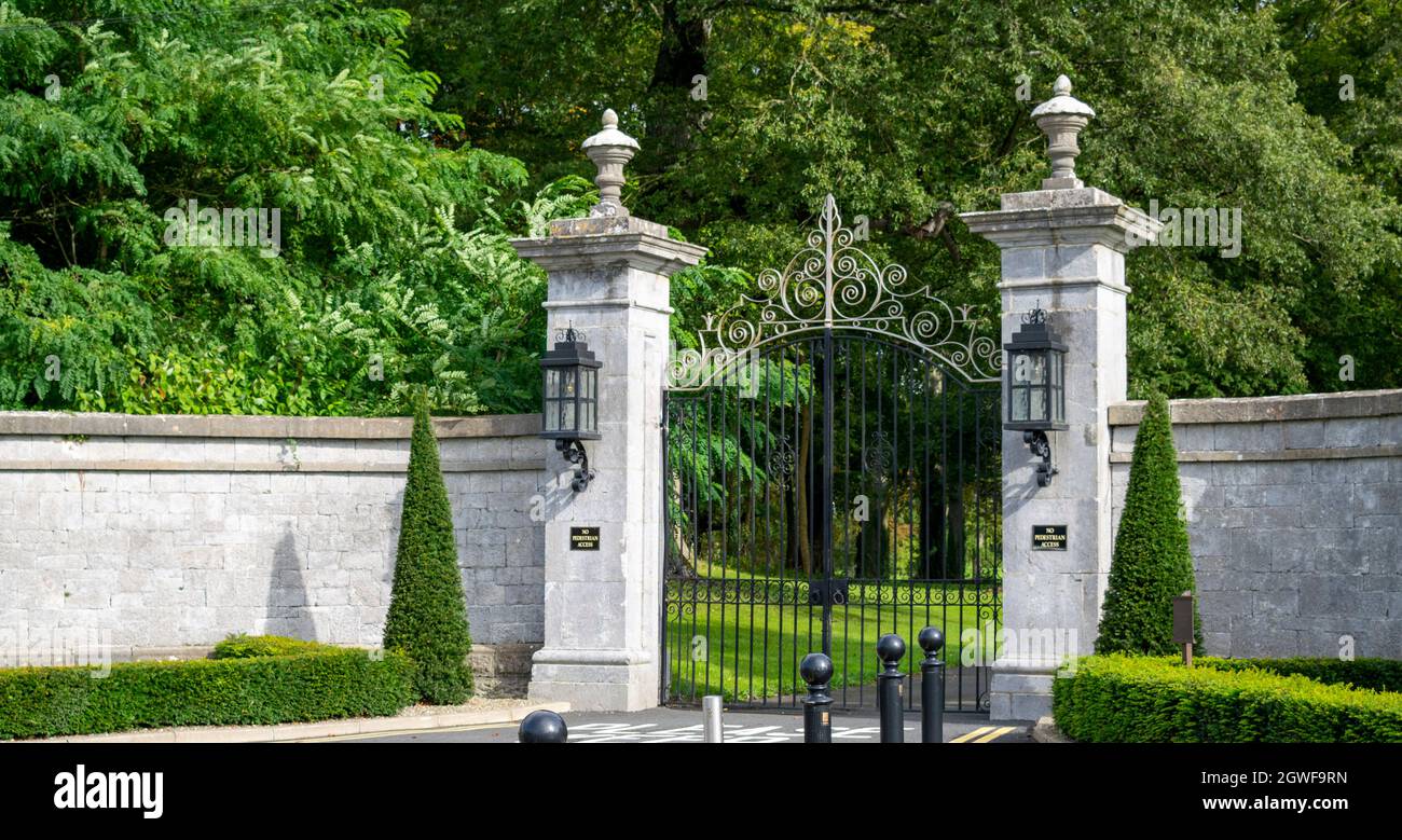 entrance gate to the park, resting place golf club Stock Photo - Alamy
