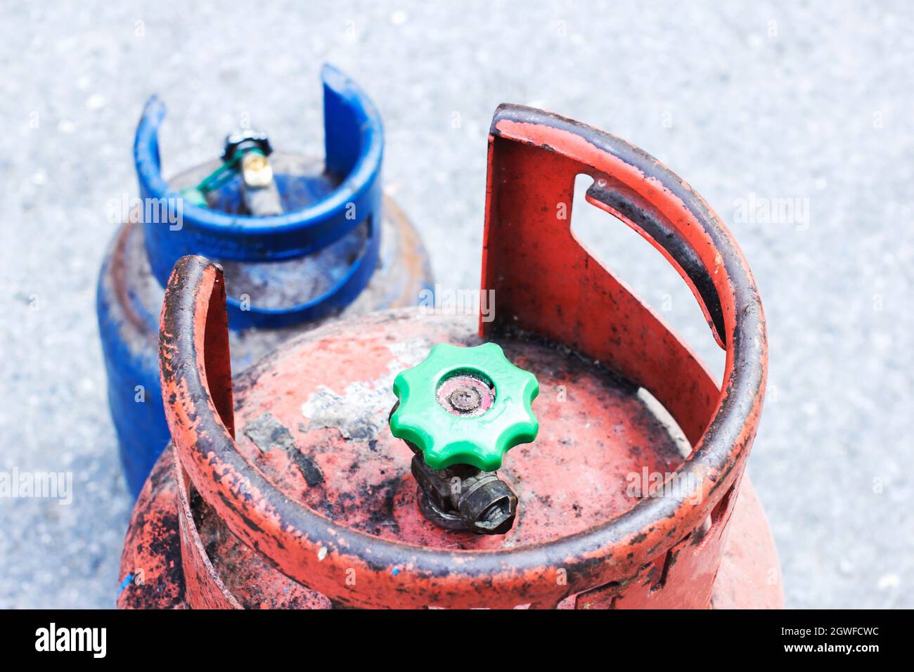 Rusty gas cylinders hi-res stock photography and images - Alamy