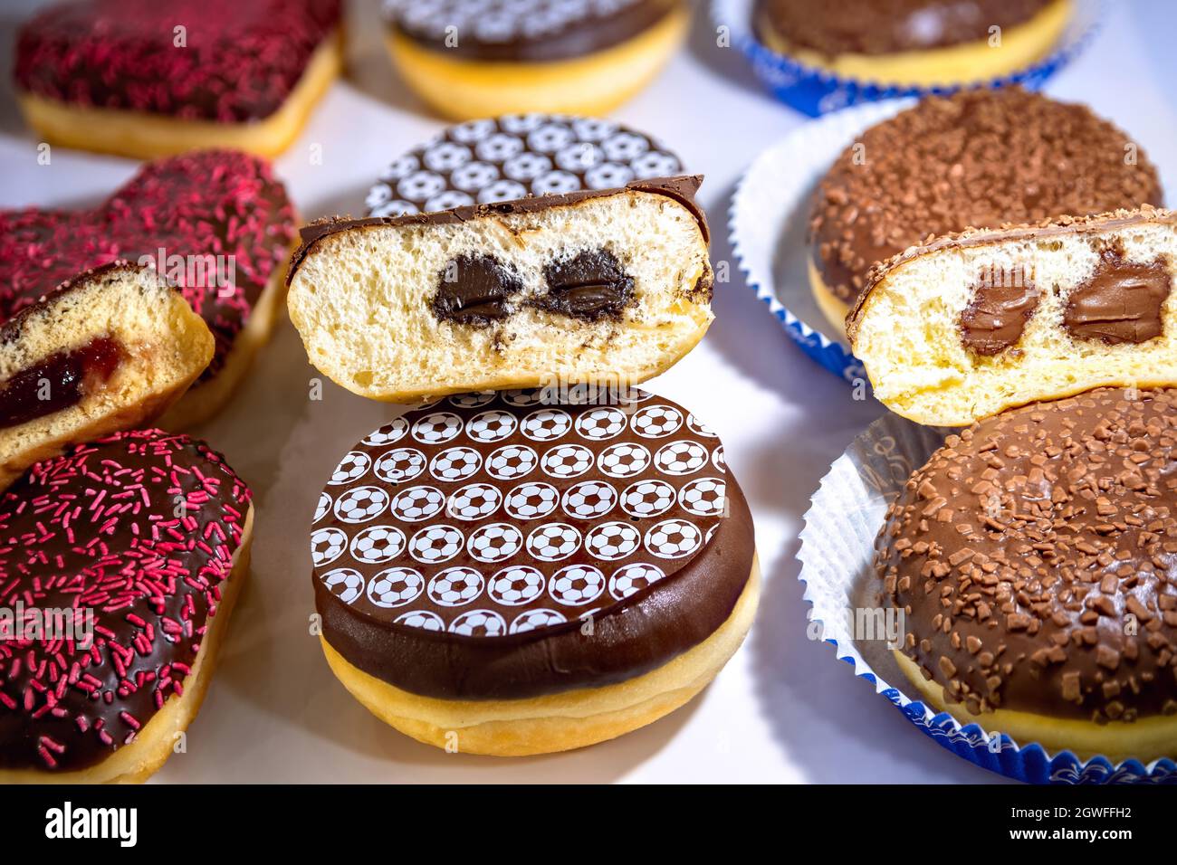 Cream doughnut hi-res stock photography and images - Alamy