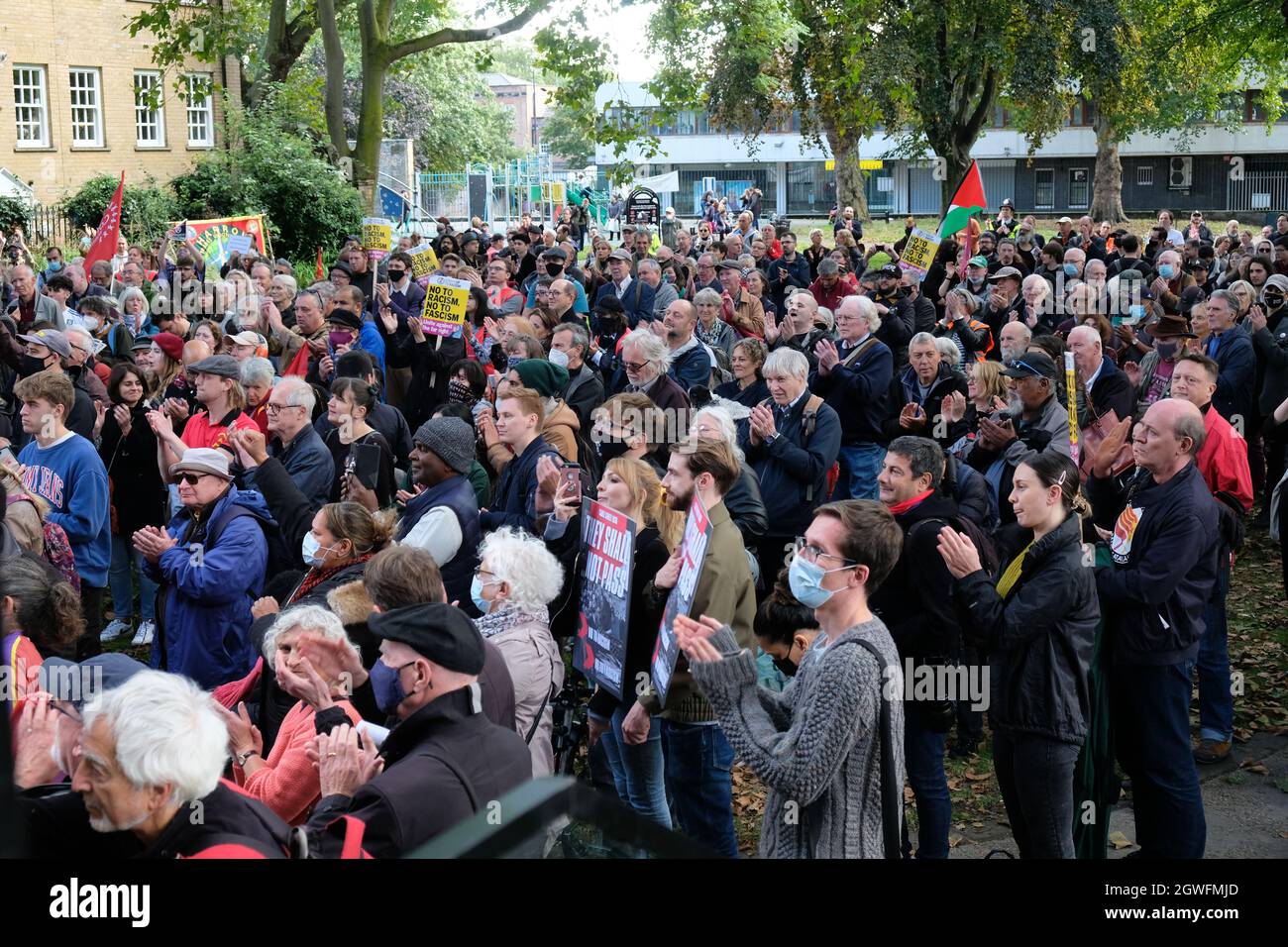 Cable Street, London, UK. 3rd Oct, 2021. People remember The Battle of ...