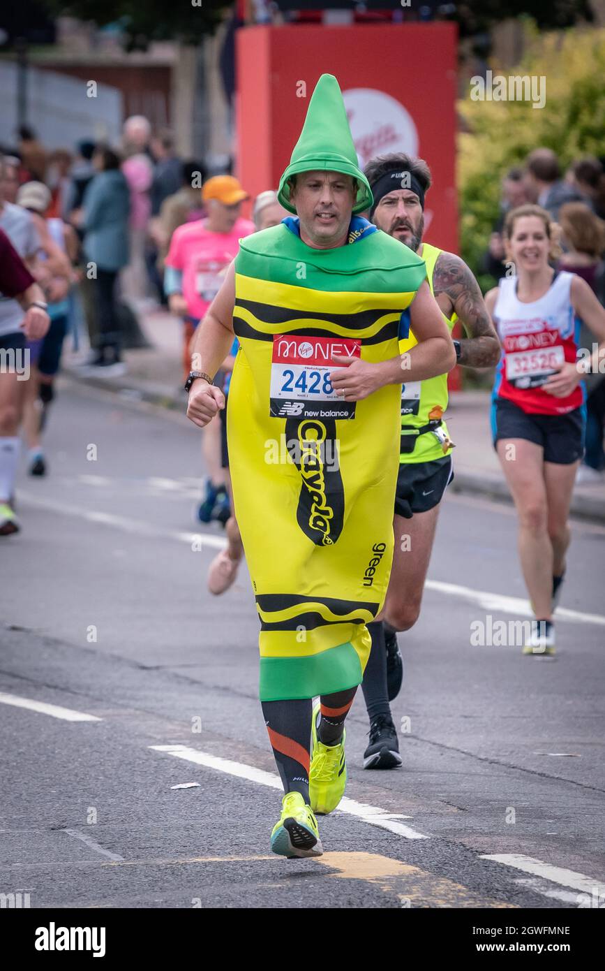 Dressed up marathon runner hi-res stock photography and images - Alamy