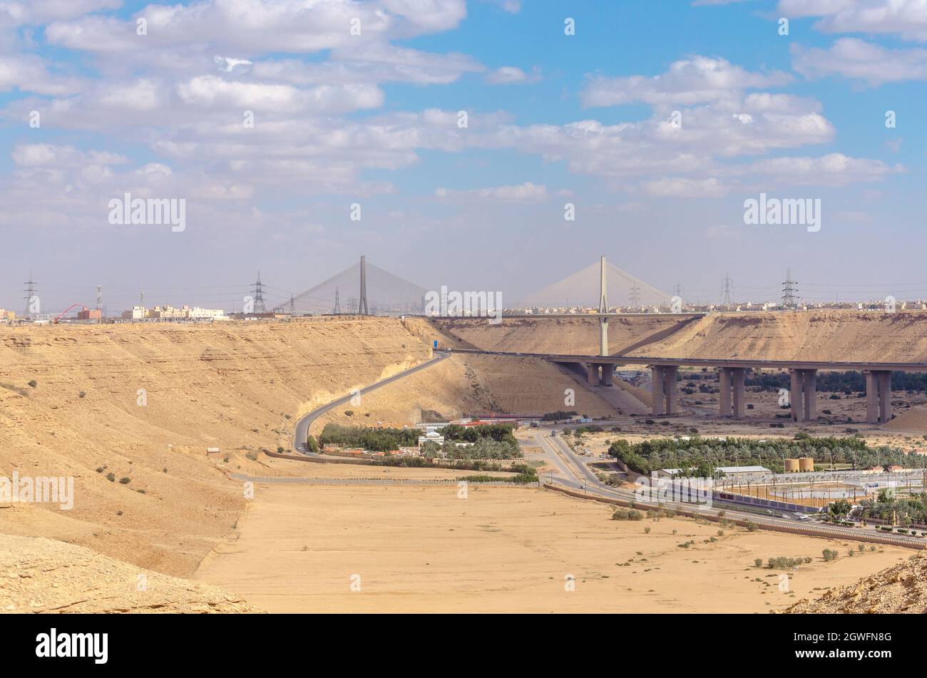 Sky bridge riyadh hi-res stock photography and images - Alamy