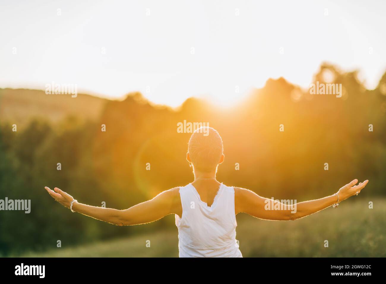 Receiving with open arms hi-res stock photography and images - Alamy