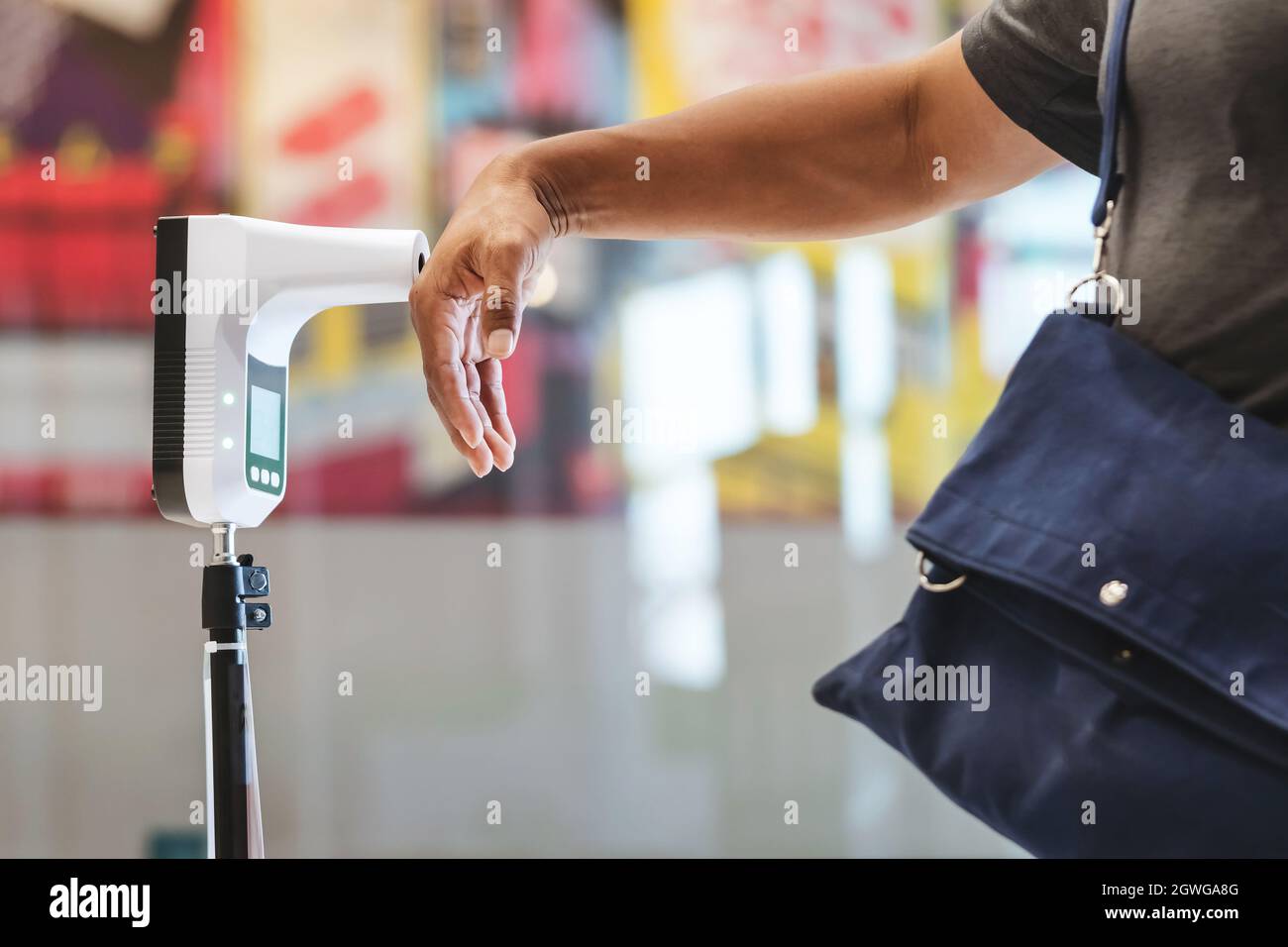 Automatic temperature measurement hi-res stock photography and images ...