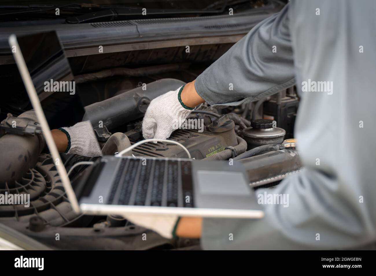 Engine tuner hi-res stock photography and images - Alamy