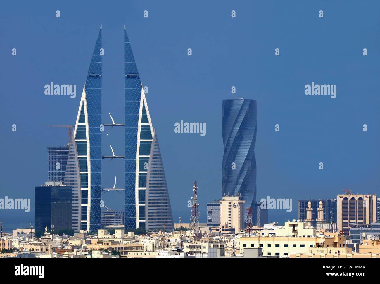 Bahrain skyscraper building united tower hi-res stock photography and ...