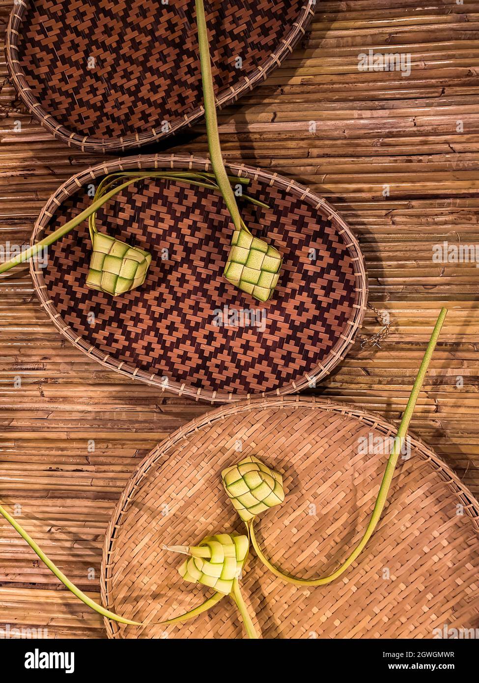 Ketupat hari raya hi-res stock photography and images - Alamy