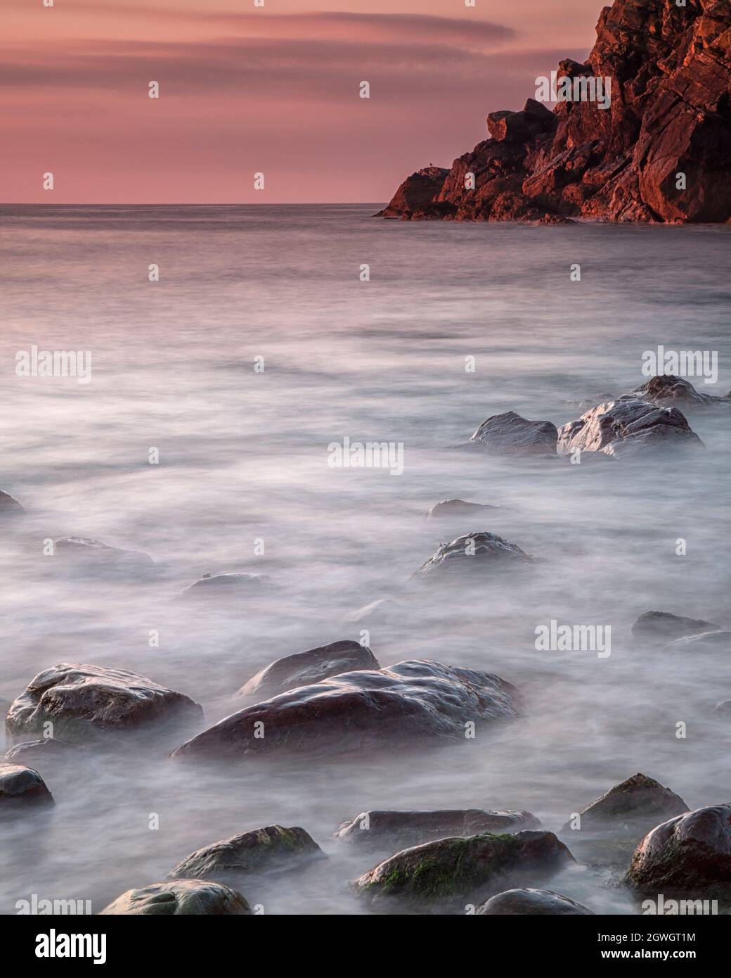 Cadgwith beach hi-res stock photography and images - Alamy