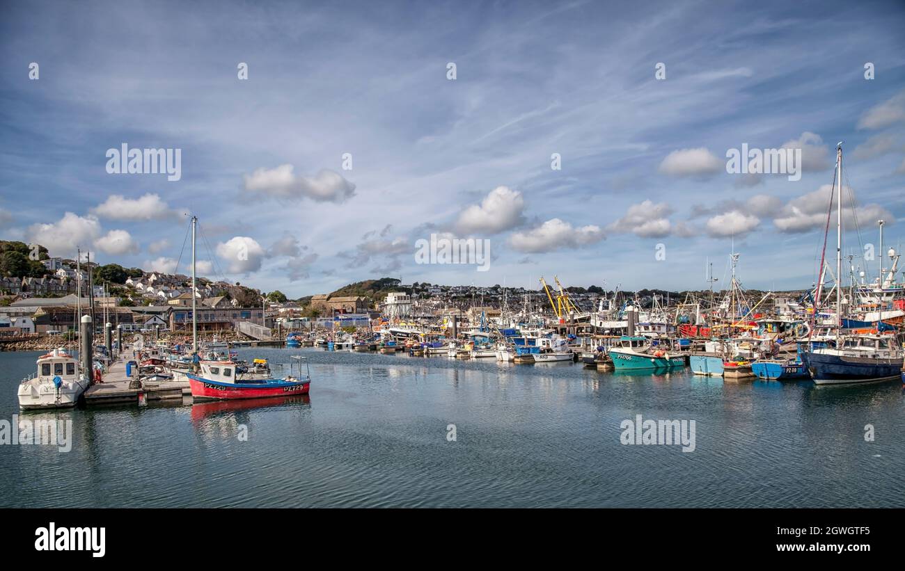Newlyn beach hi-res stock photography and images - Alamy