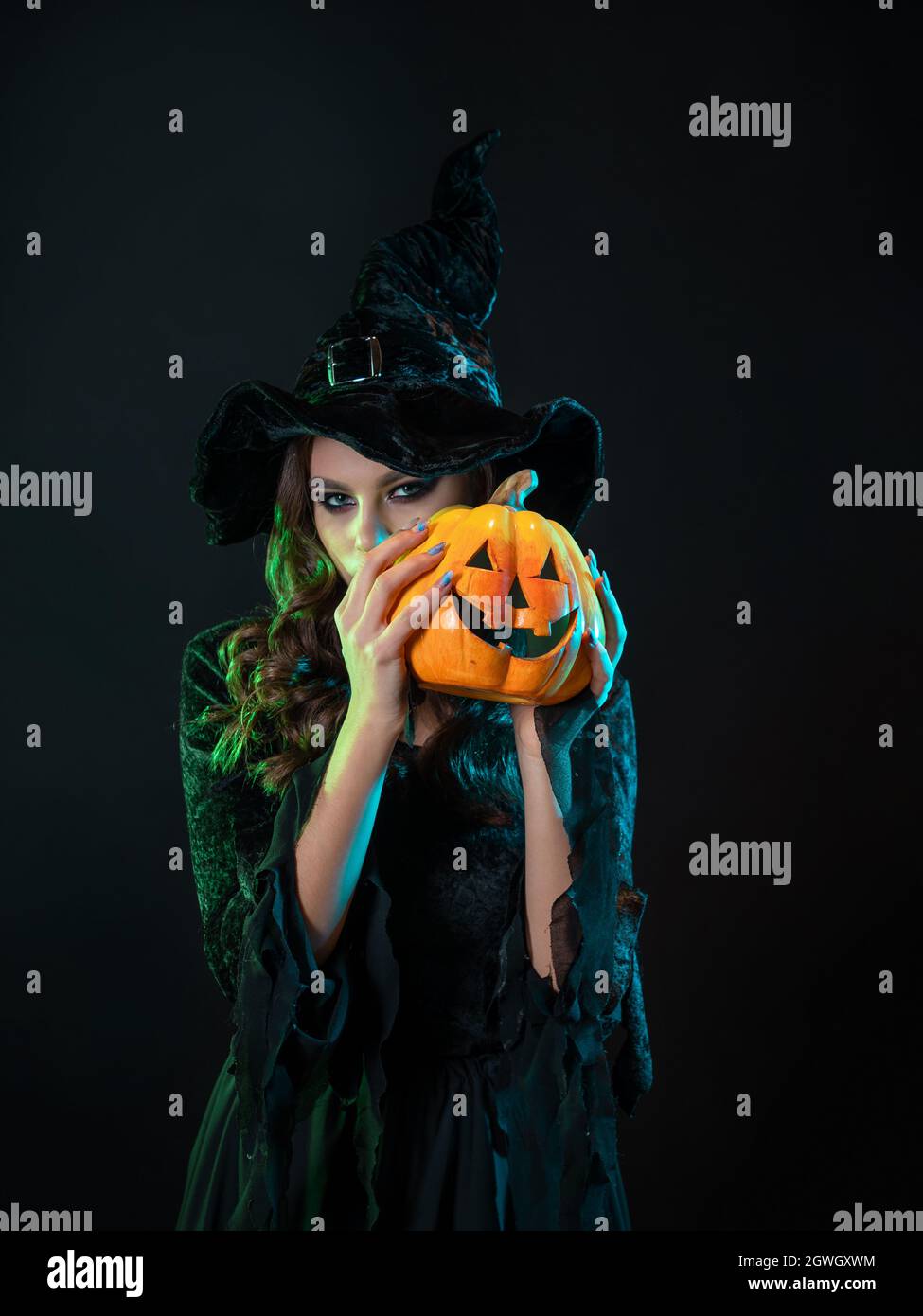 Tricky art hi-res stock photography and images - Alamy