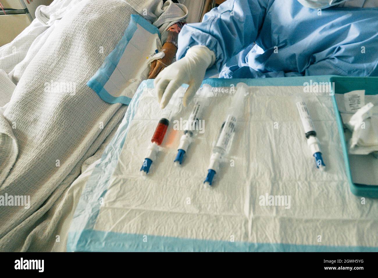 Cancer chemotherapy hi-res stock photography and images - Alamy