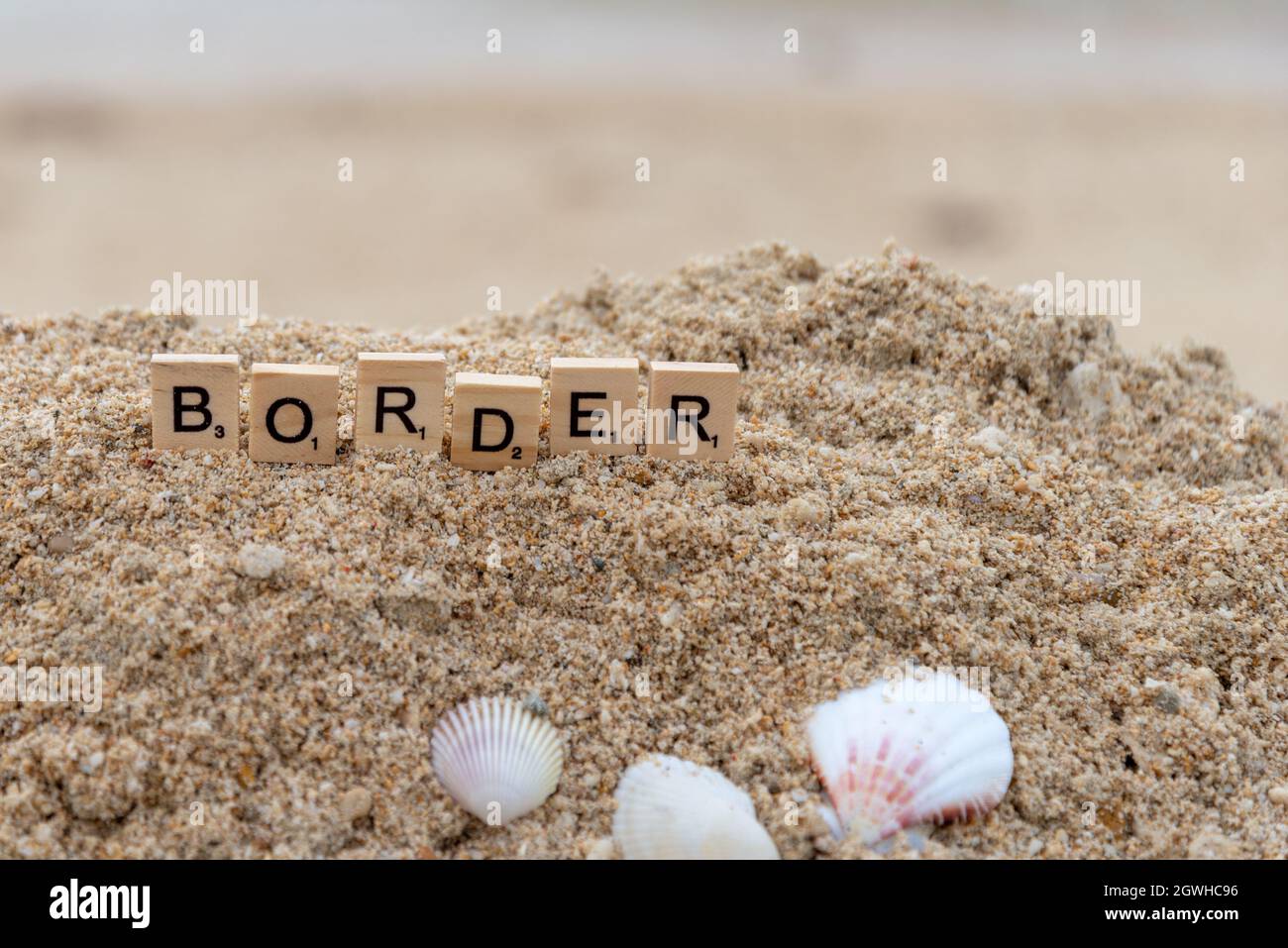Sand border hi-res stock photography and images - Alamy